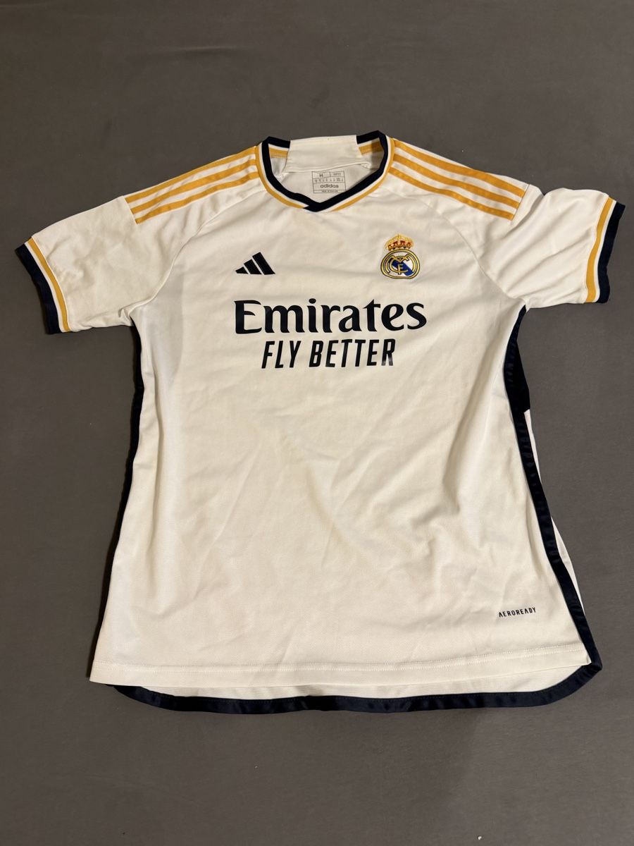 Real Madrid Heimtrikot 2022/2023, Grösse M (Gebraucht) in Muri b. Bern ...