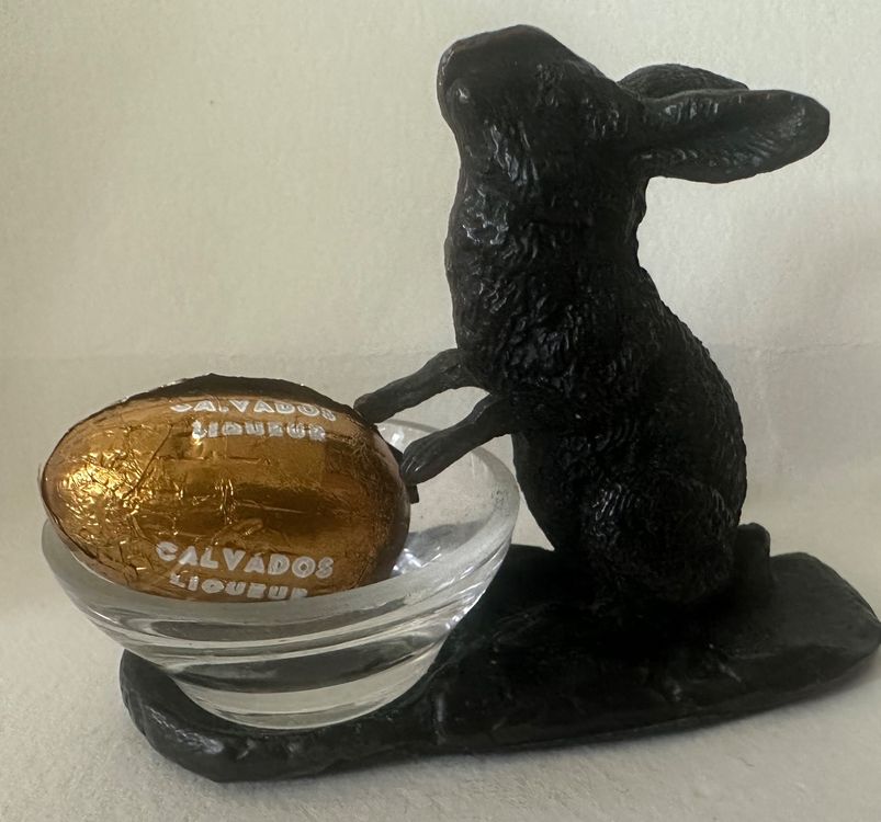 Art-deko Bronze Skulptur von eine Häse mit Glas Schale (Gebraucht) in Root für CHF 24 – mit ...