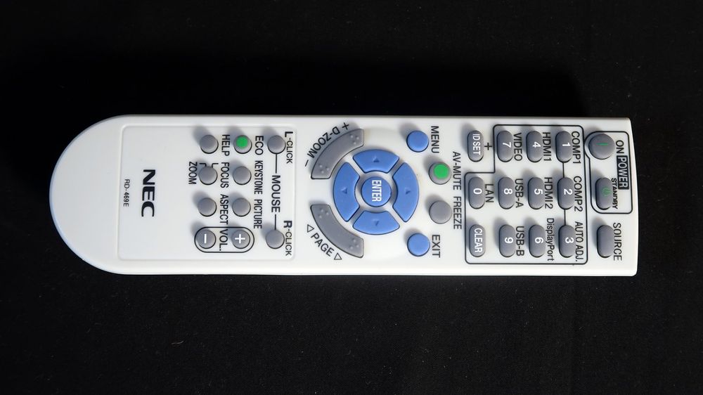 NEC M403H 4000 ANSI Beamer mit wenig Stunden | Kaufen auf Ricardo