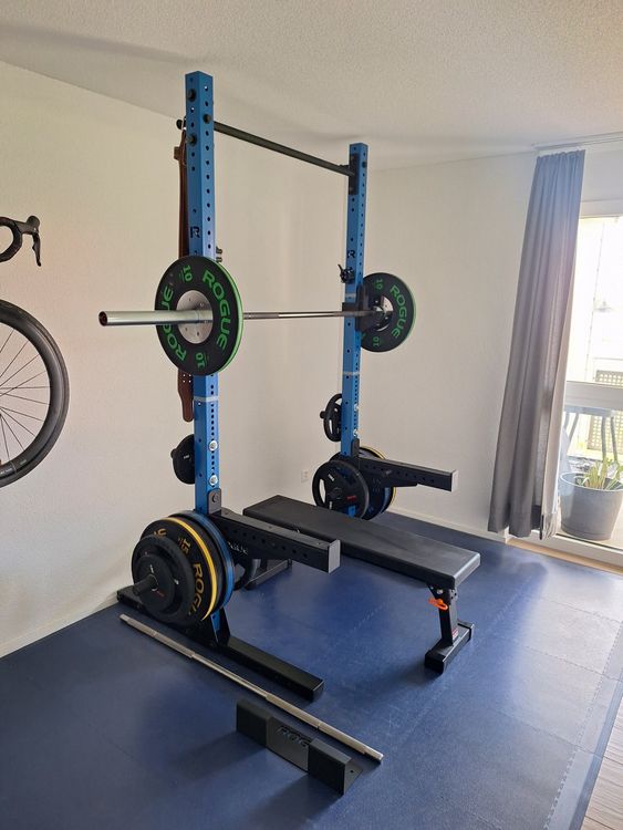 Rogue fitness squat rack, weights etc (Gebraucht) in Sugiez für CHF ...