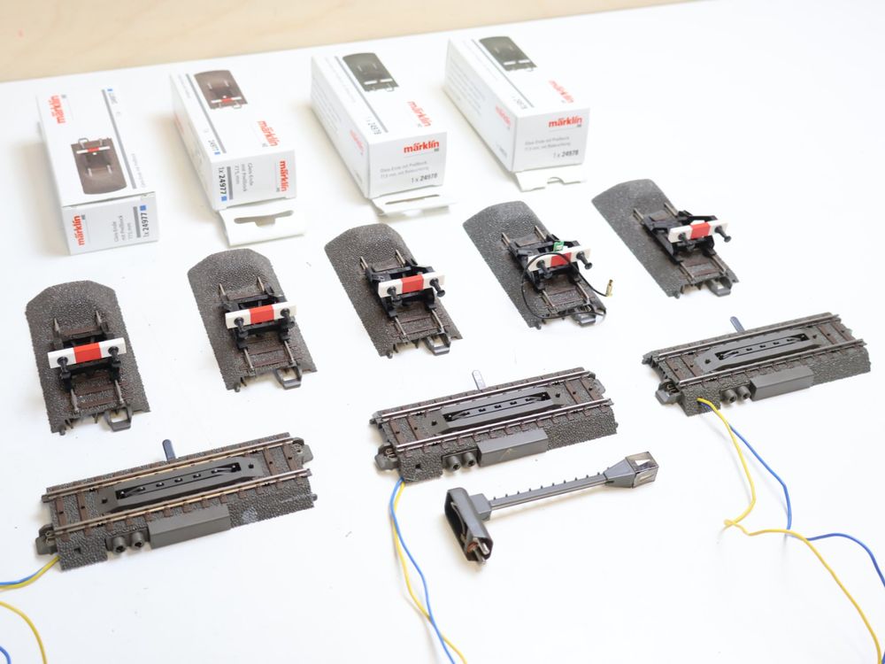 Märklin 8 x El. Entkupplungsgleis 24997 / Prellbock C-Gleis | Kaufen ...