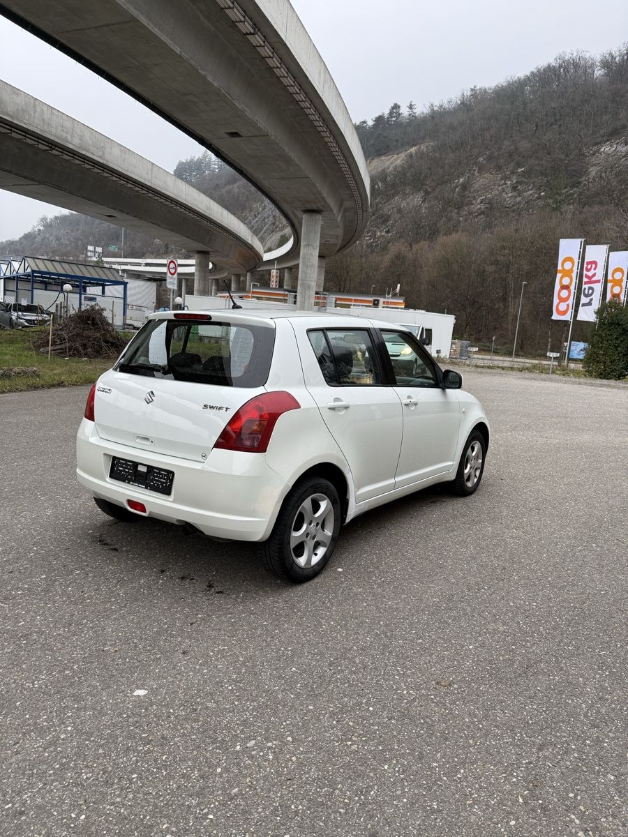 Suzuki Swift 4x4 MFK 04.25 (D'occasion) à Biel/Bienne pour CHF 3555 ...