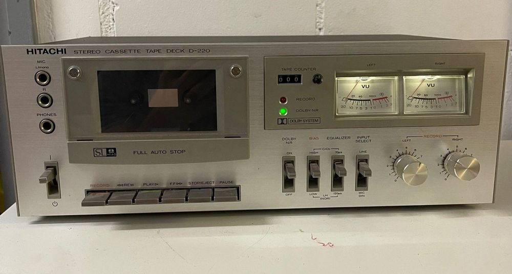Hitachi D 220 Tapedeck (Gebraucht) in für CHF 26 – mit Lieferung auf ...