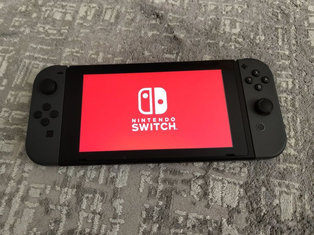 Nintendo Switch (2019) (Gebraucht) in Reinach AG für CHF 170 – mit ...