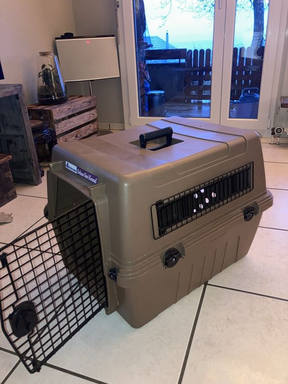Deluxe Vari Kennel (Gebraucht) in Jens für CHF 21 – nur Abholung auf ...