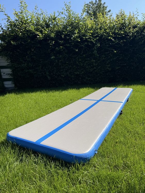 Wunderschöne Airtrack Matte 4m Ebenbild