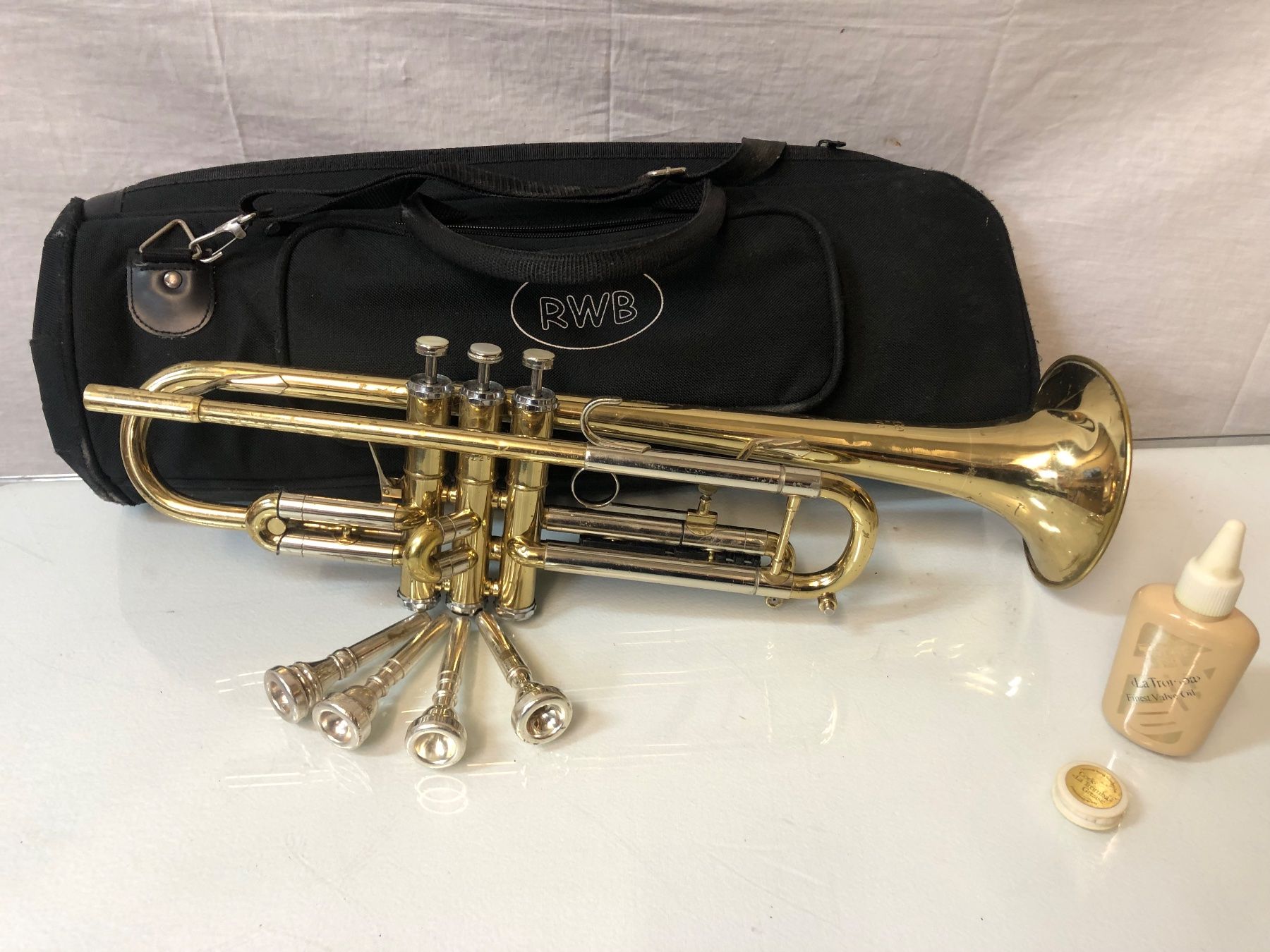 Trompete von Capri by Getzen, inkl. 4x Mundstück und Case (Gebraucht ...