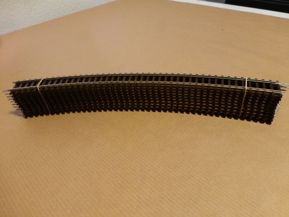 Roco 42426 H0 Gebogenes Gleis R6,30 Grad (Gebraucht) in Zug für CHF 25 – mit Lieferung auf ...