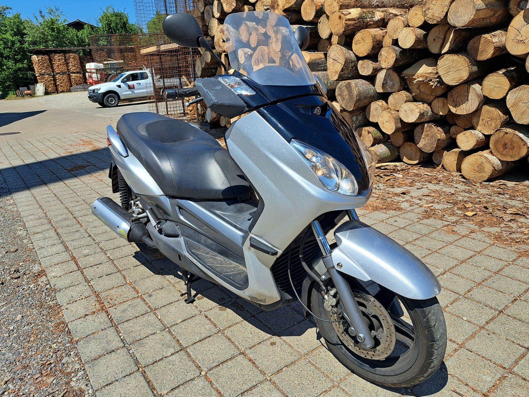 Yamaha X-Max 125 Roller Scooter Lieferung möglich (Gebraucht) in Hallau ...