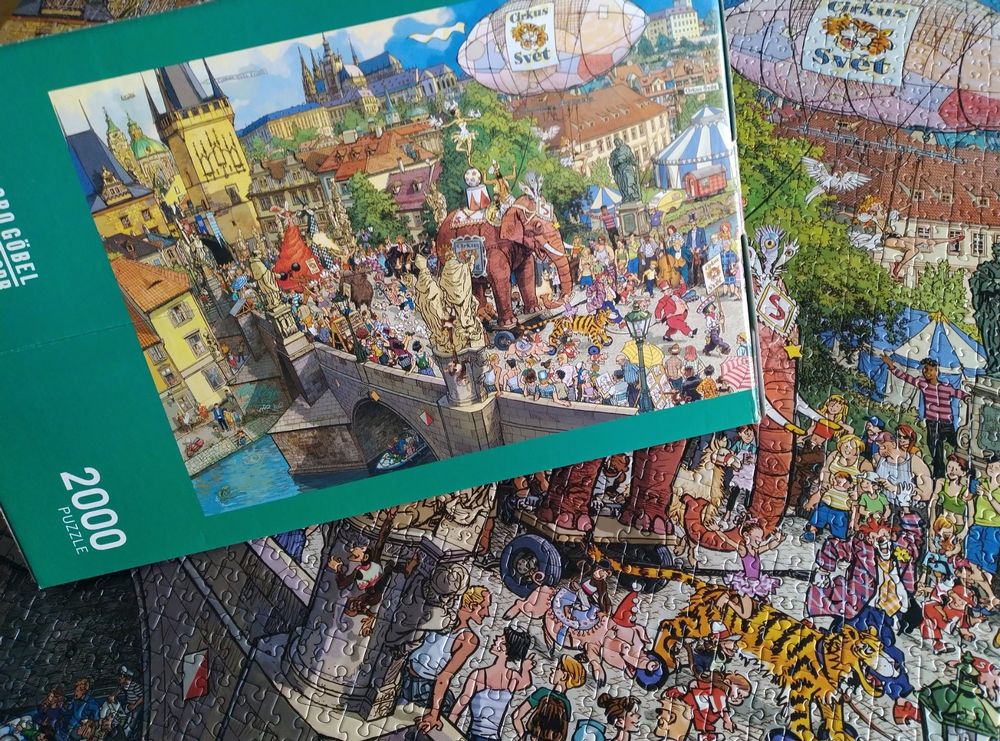 Wimmelbilder-Puzzle 2000 Teile, Street Parade | Kaufen auf Ricardo