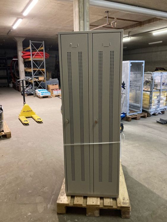 2x Doppel Metallschrank Garderobe Spind | Kaufen auf Ricardo