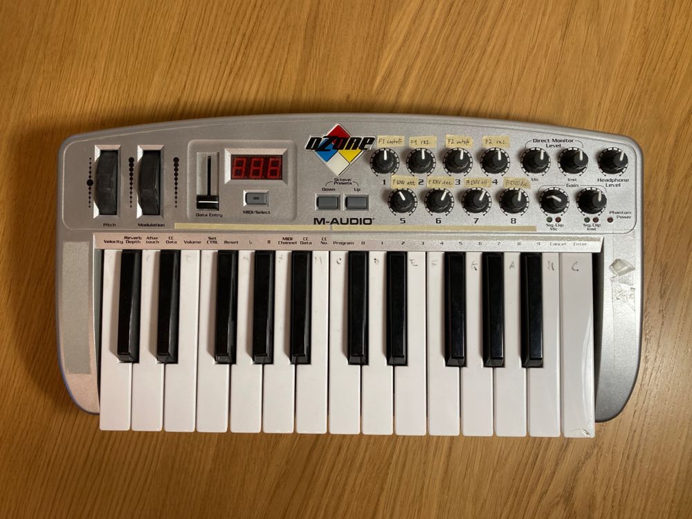 M-Audio Ozone Midi Controller mit USB-Anschluss (Gebraucht) in Zürich für CHF 1 – nur Abholung ...