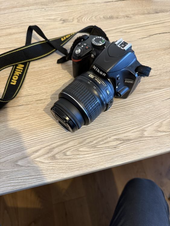 Nikon D3200 - ohne Ladegerät, display Riss (Gebraucht) in Rothenburg ...
