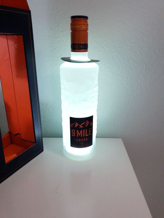 Vodka 9 Mile 0,7 lt. LED leuchtet m.Glas (Neu und originalverpackt) in ...