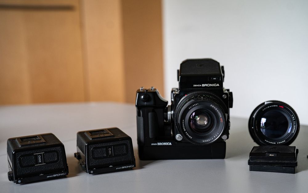 Zenza Bronica ETR mit Zubehör (Defekt) in Winikon für CHF 160 – mit ...