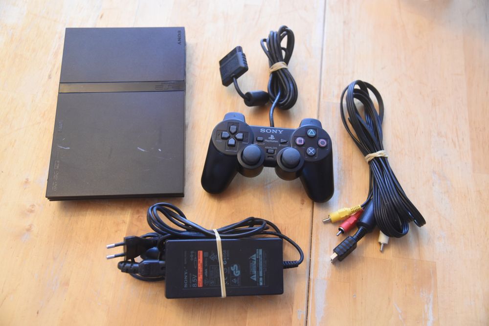 Playstation 2 Konsole (Gebraucht) in Frenkendorf für CHF 39.95 – mit ...