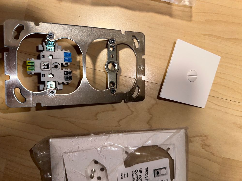 UP Gr 1.1 T13 Steckdose/Blinddeckel Feller Edizio Du (Neu und ...