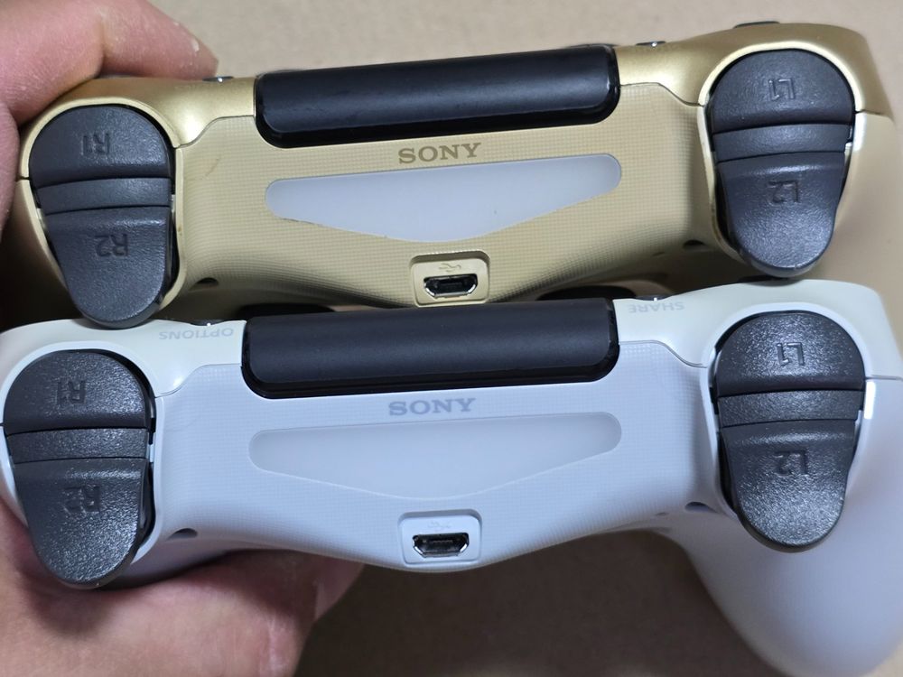 2×Original PS4 Dualshock Controller (Gebraucht) in Basel für CHF 59.9 – mit Lieferung auf ...