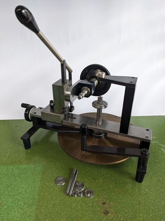 Räderschneidemaschine - Machine à tailler engrenages Bergeon (Gebraucht ...