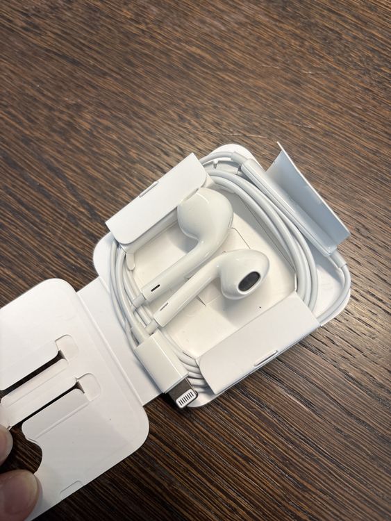 Original Apple EarPods Kopfhörer mit Lightninganschluss (Neu und ...