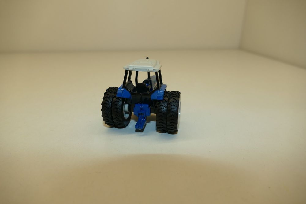 ERTL Metallmodel: Ford 8340 Traktor (Neu (gemäss Beschreibung)) in ...