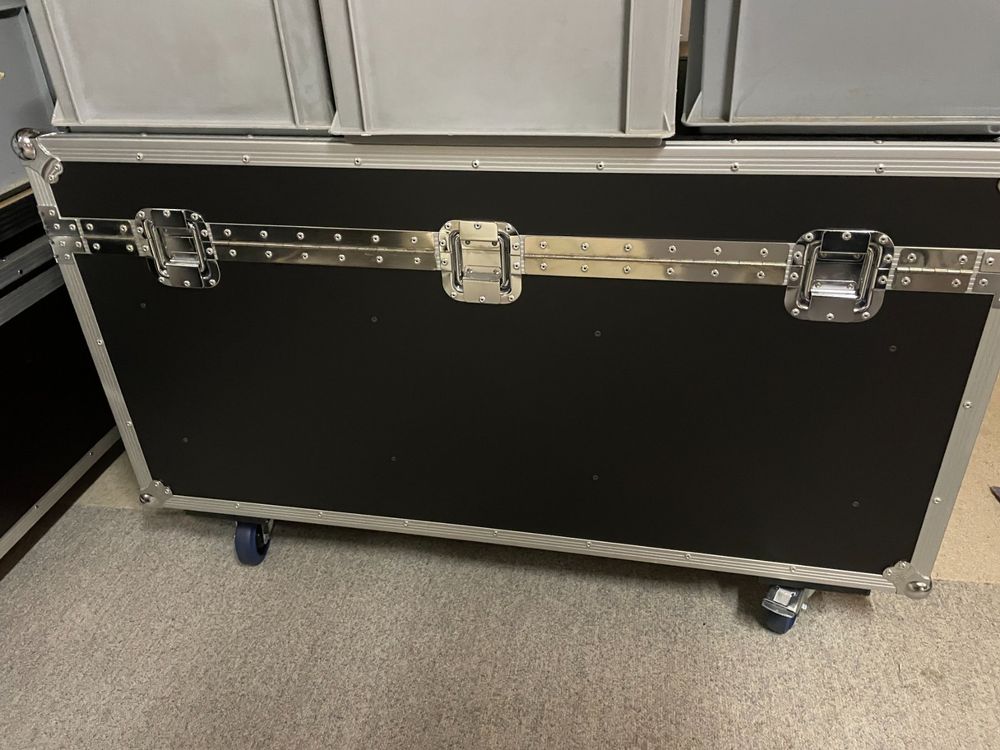 Flightcase / Tour Case auf Rollen | Kaufen auf Ricardo