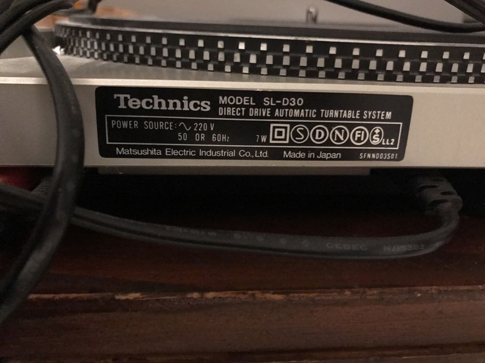 Technics SL-D30 (Gebraucht) in St-Saphorin-Lavaux für CHF 30 – nur Abholung auf Ricardo kaufen
