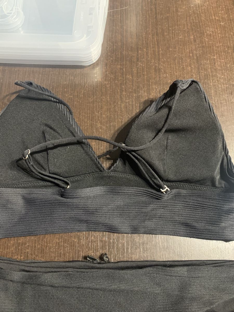 Bikini H&M taille 38 (D'occasion) à Domdidier pour CHF 5 – avec ...