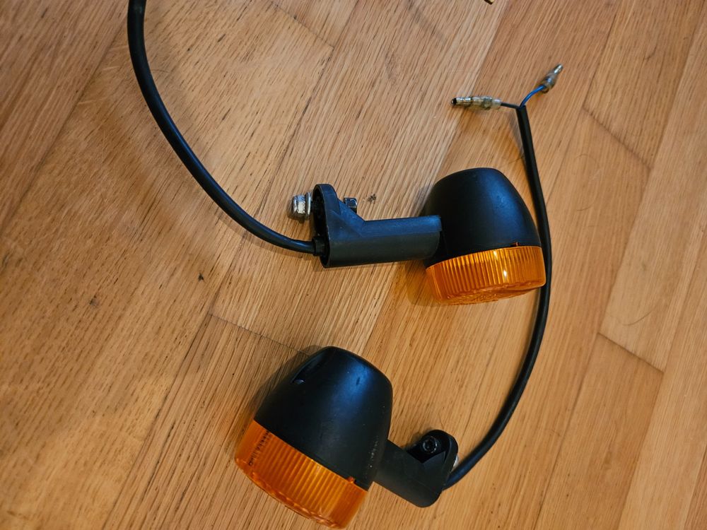 Blinker 12V mit 10W Birnen (Gebraucht) in Regensdorf für CHF 6.6 – mit ...