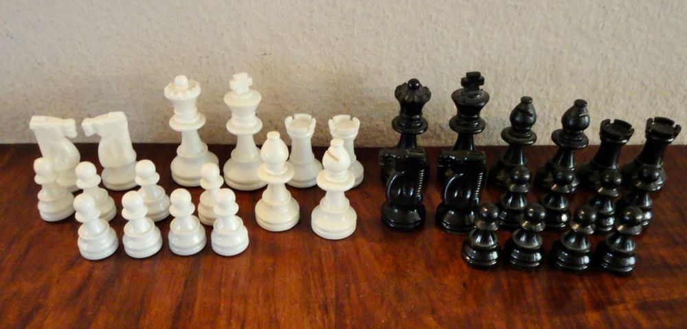 SCHACH FIGUREN (Gebraucht) in wädenswil für CHF 22 – mit Lieferung auf ...