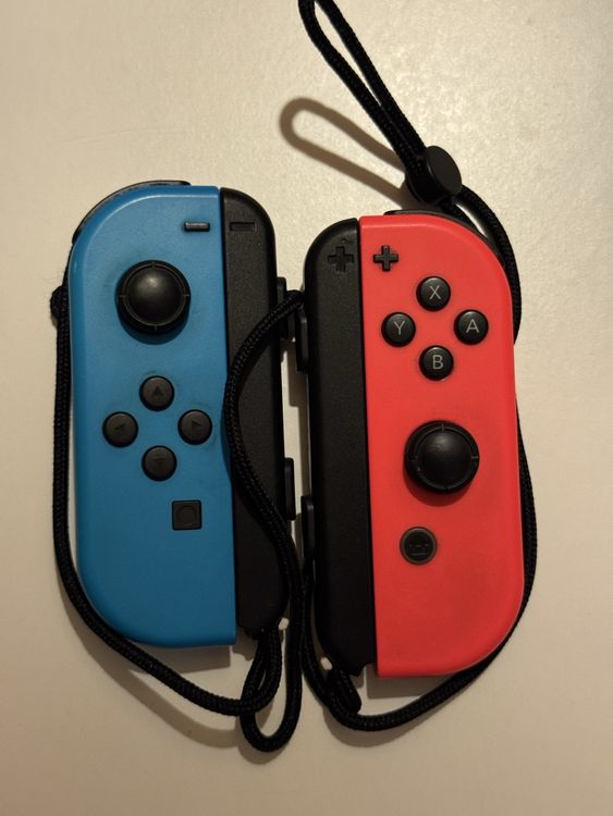 Nintendo Switch Joycons (Gebraucht) in Zürich für CHF 40 – mit ...