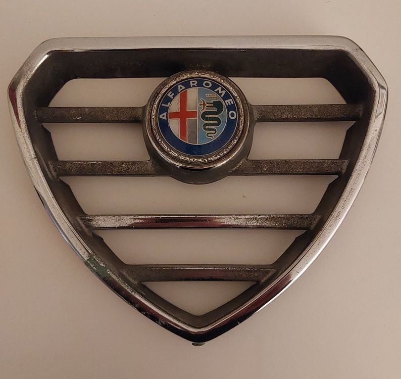 Alfa Romeo Kühlergrill mit Emblem (Gebraucht) in Schenkon für CHF 85 ...