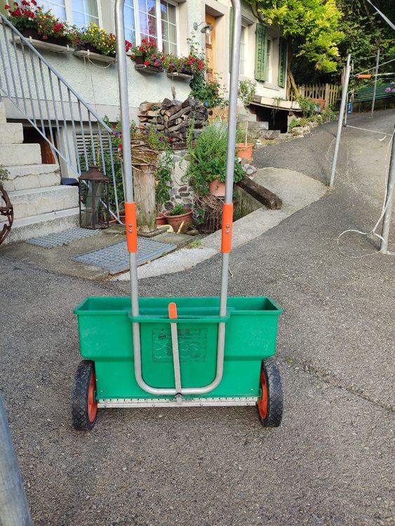 Düngerstreuer (Gebraucht) in Rikon im Tösstal für CHF 1 – nur Abholung auf Ricardo kaufen