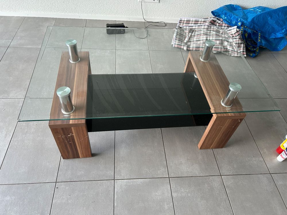 URGENT À vendre table basse (D'occasion) à Cornaux NE pour CHF 20 – retrait uniquement | Acheter ...