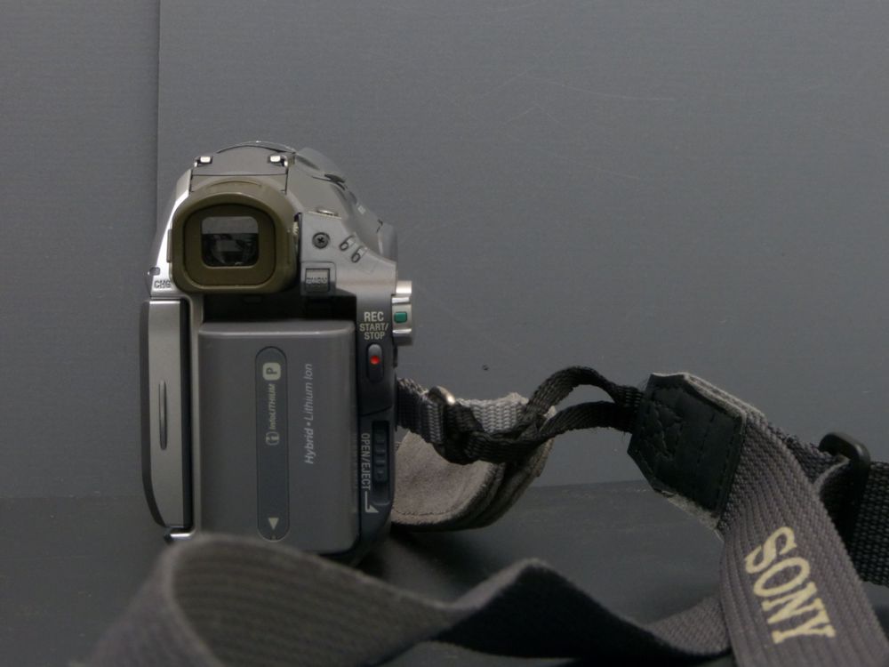 Sony DCR-HC19E Mini DV Camcorder mit Carl Zeiss Lens (Gebraucht) in ...