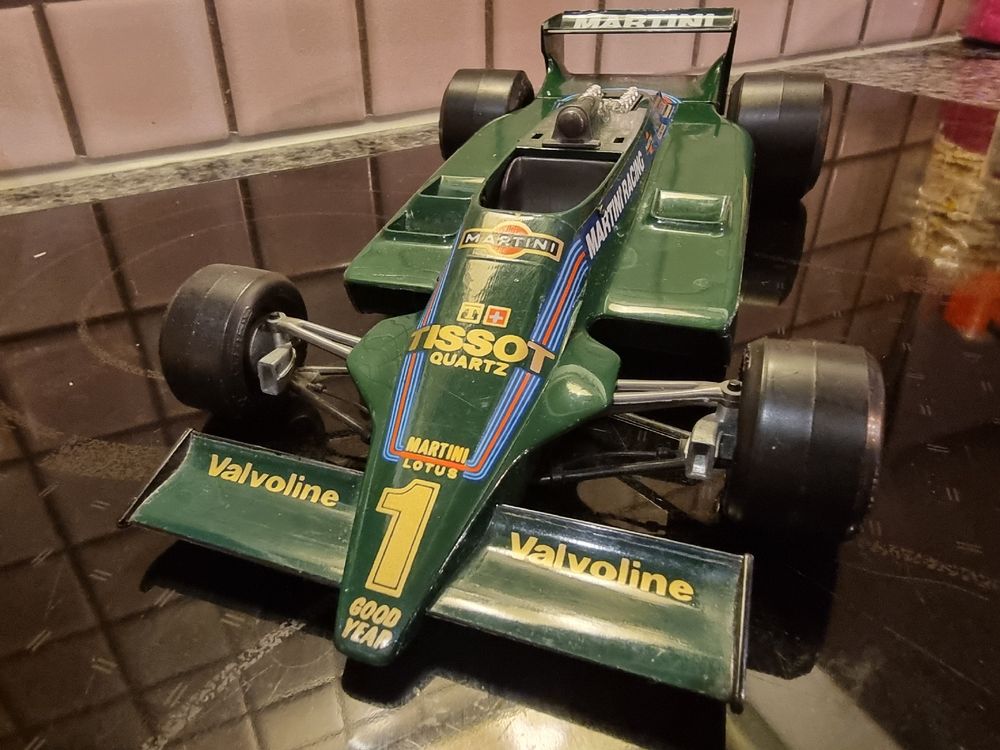 Modellauto F1 Lotus 80 Bburago-2105 1:14 Made in Italy (Gebraucht) in Grossaffoltern für CHF 10 ...