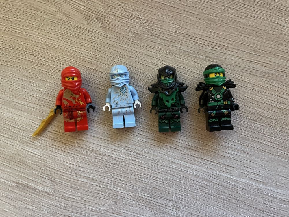 Lego Ninjago Minifiguren (Gebraucht) in Kernenried für CHF 102 – mit ...