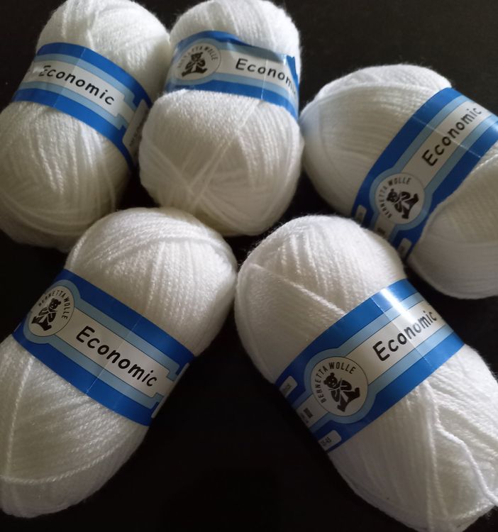 5 Stk.Kneuel Wolle (Neu (gemäss Beschreibung)) in Zizers für CHF 5.5 – mit Lieferung auf Ricardo ...