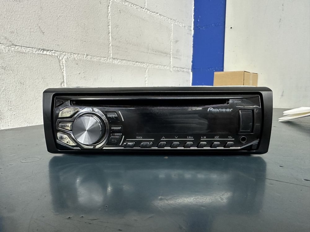 1din Autoradio Pioneer (Neu (gemäss Beschreibung)) in Wettingen für CHF 28 – nur Abholung auf ...