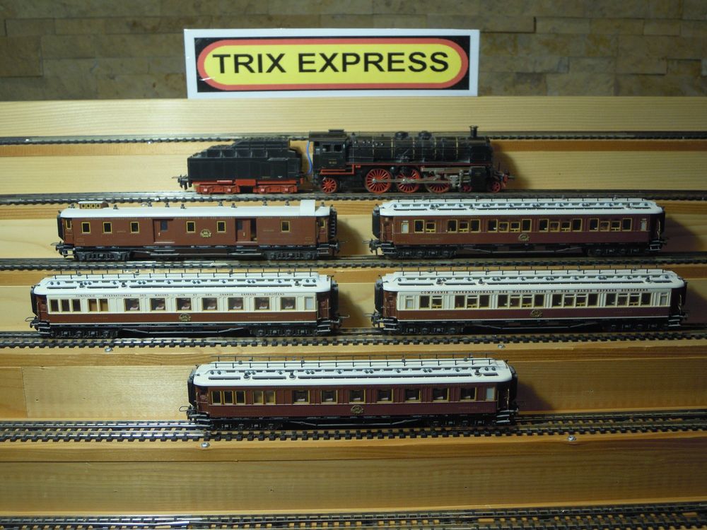 Trix Express Dampflok mit Orient Express Wagen 5 Stück (Gebraucht) in Saanen für CHF 170 – mit ...