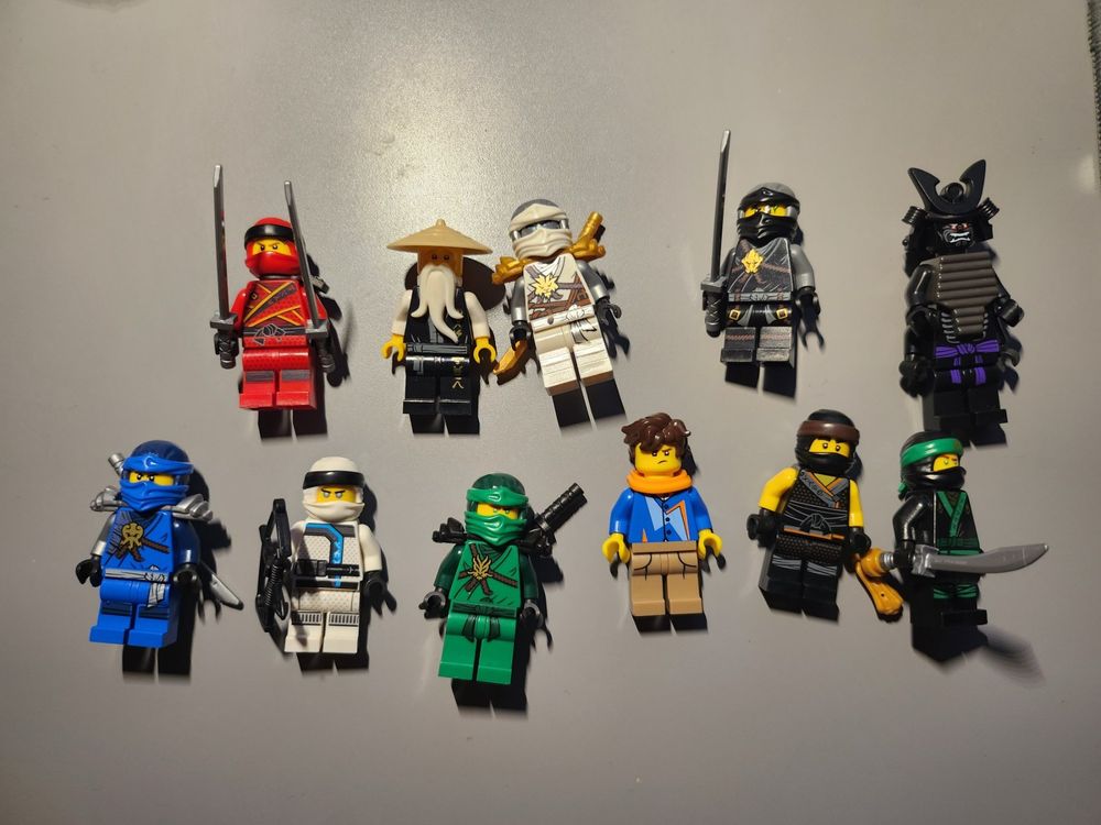 Lego Ninjago 11 Mini Figures (Gebraucht) in Schneisingen für CHF 15 ...
