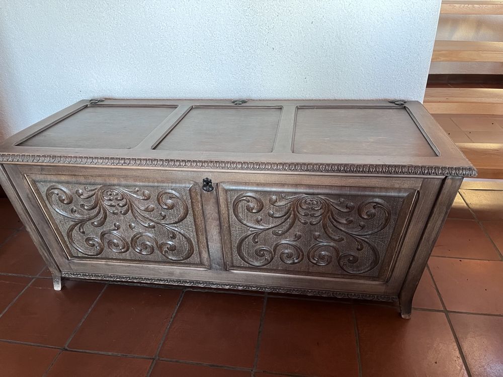 Magnifique coffre ancien sculpté (Gebraucht) in Lajoux JU für CHF 190 – nur Abholung auf Ricardo ...