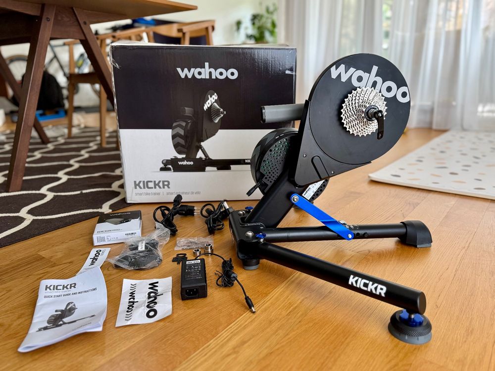 Wahoo Kickr V5 Smarttrainer + Kickr Direct Connect (Gebraucht) in Zug ...
