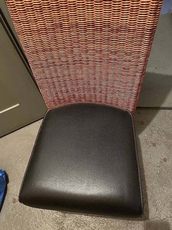 Stühle (Gebraucht) in Nussbaumen AG für CHF 1 – nur Abholung auf Ricardo kaufen