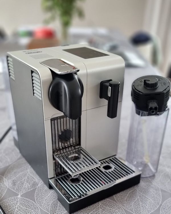 DELONGHI Lattissima Pro EN 750.MB (Defekt) in Glarus für CHF 25 – mit ...