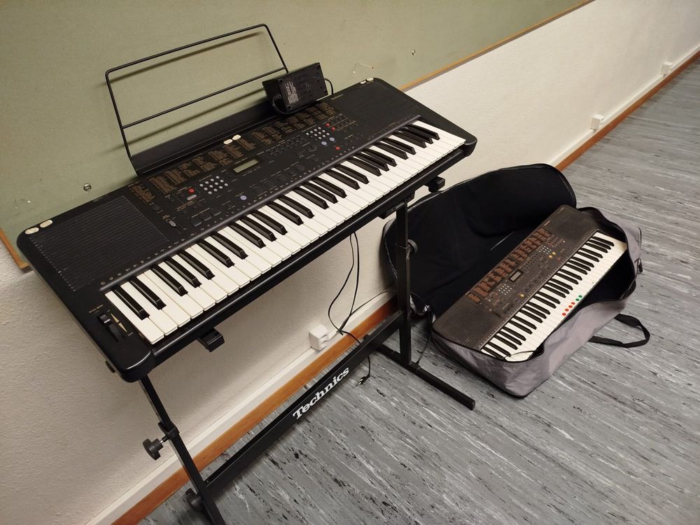 zwei Keyboards (Gebraucht) in Sempach für CHF 1 – nur Abholung auf ...