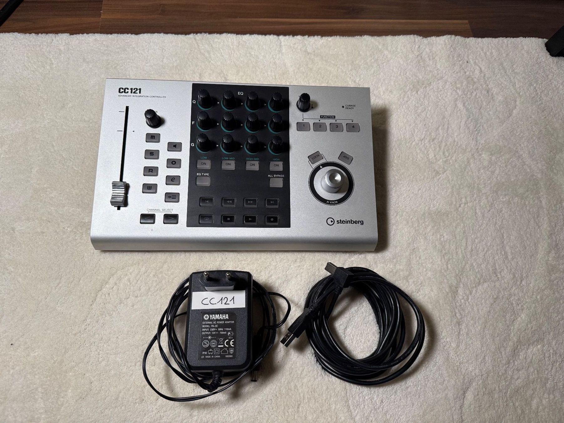 Steinberg CC121 Controller (Native Cubase Controller) (D'occasion) à ...