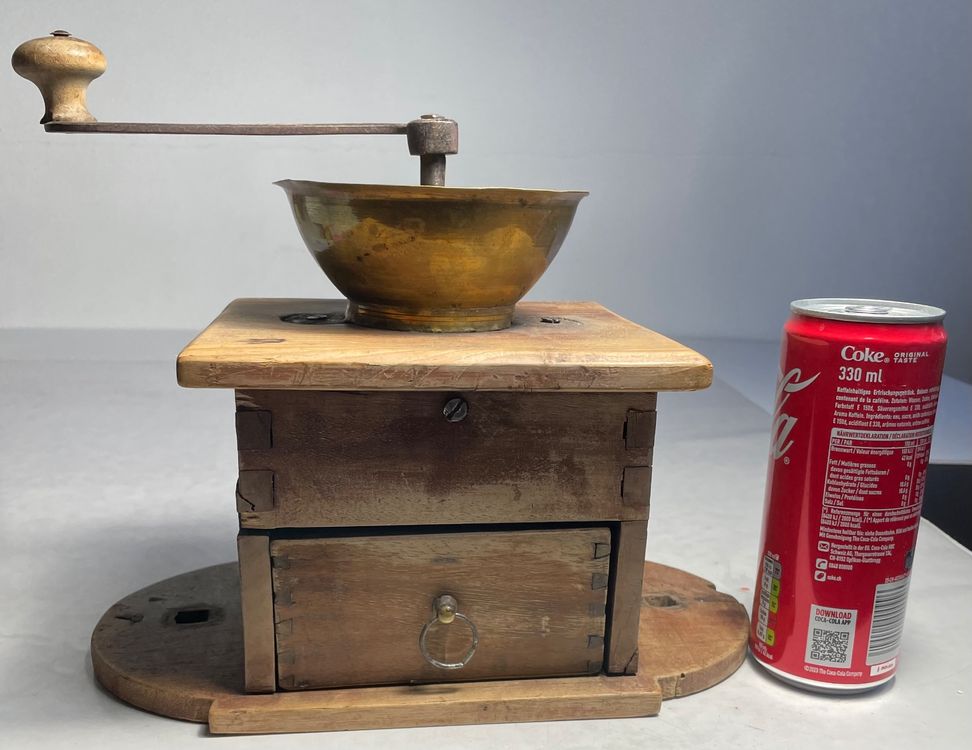 Antike ser Alte Kaffeemühle Holz interessant Kaffee Mühle (Gebraucht) in Baar für CHF 15 – mit ...