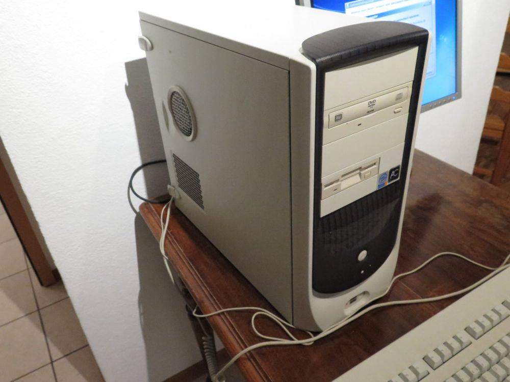 Computer 486 Tower - XP - Retro - Vintage - 6 zusammen (Gebraucht) in ...