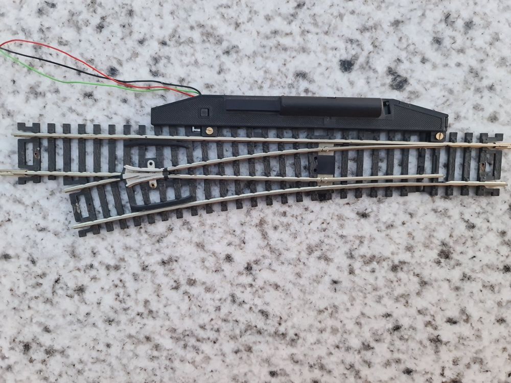 Roco Weiche links mit Antrieb, Code 100, 2.5mm Gleis (Gebraucht) in für ...